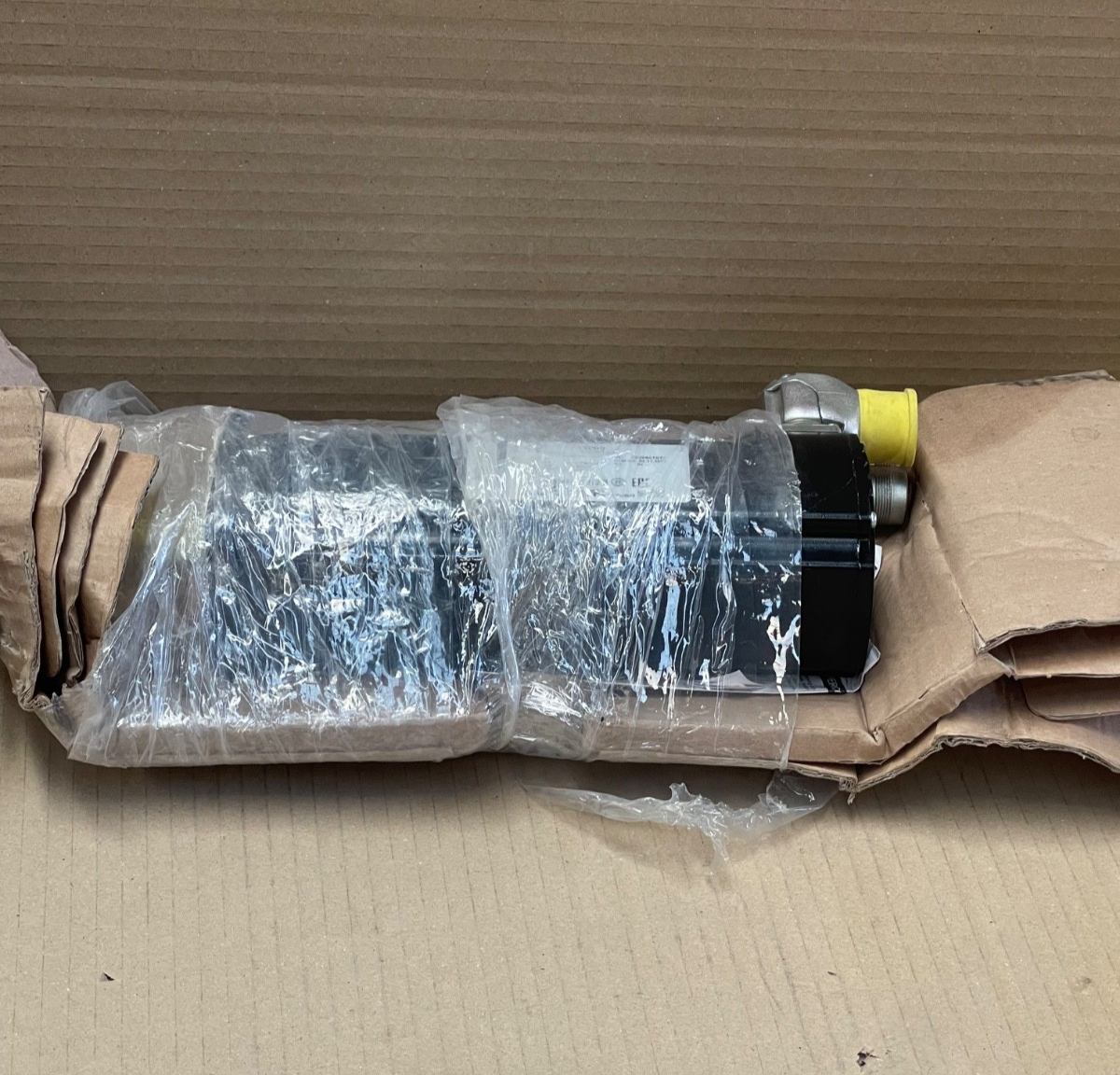Schneider Electric – SH30703P12A2000 – Lexium SH Servo Motor — VOLTWERK ...