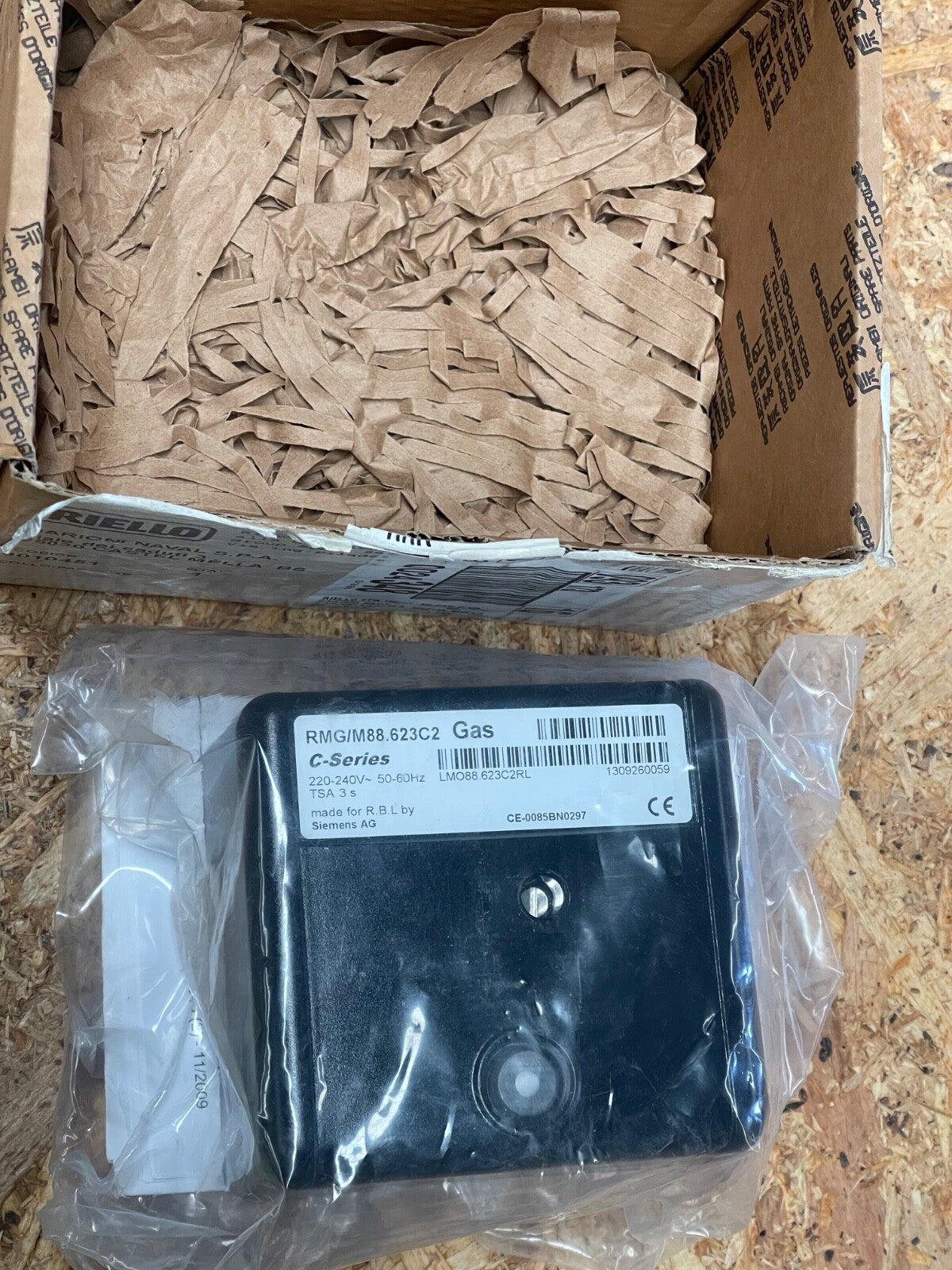 Siemens – RMG/M88.62C2 – C‑Series Gas Burner Control Box, 230 V AC, TS ...