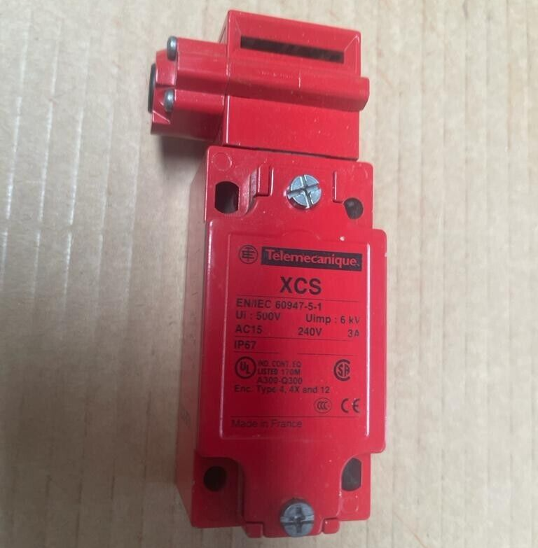 Telemecanique XCS Safety switch 240V 3A 6kV IP67 — VOLTWERK Handel