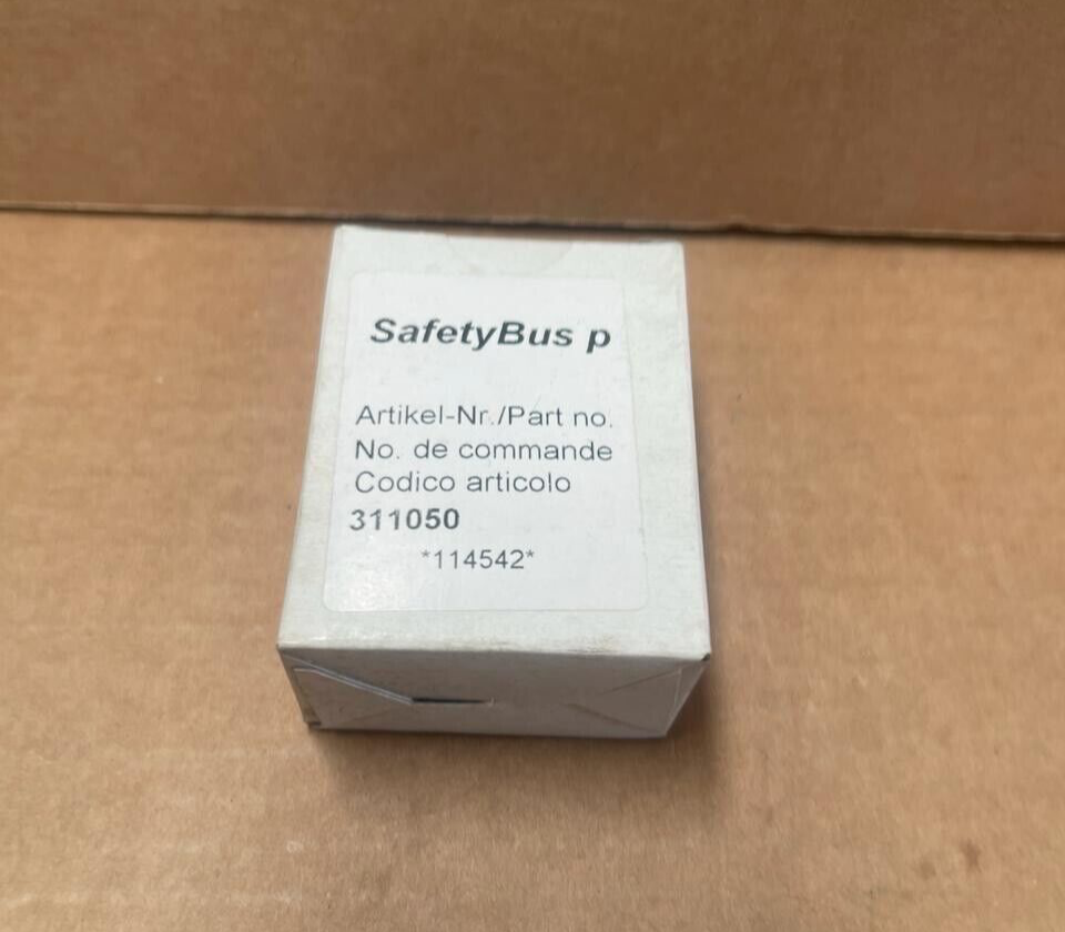 8xPCs Pilz - 311050 - SafetyBUS P Stecker — VOLTWERK Handel