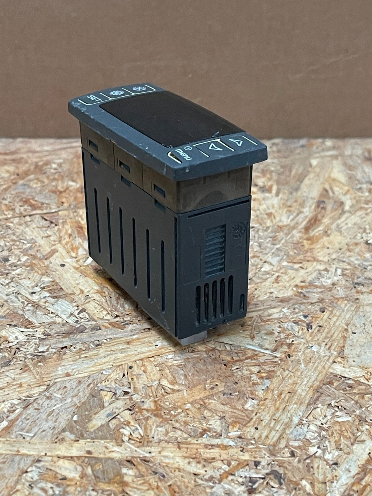 Dixell (Copeland/Emerson) – IC121CX – Chiller/Heat‑Pump Controller, 24 — VOLTWERK Handel