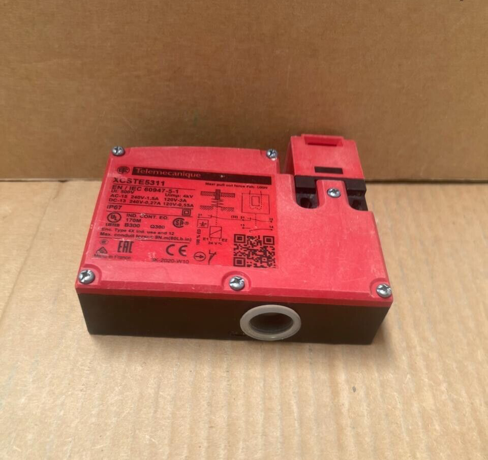 Telemecanique Sensors - XCSTE5311 - Safety Interlock Switch — VOLTWERK ...