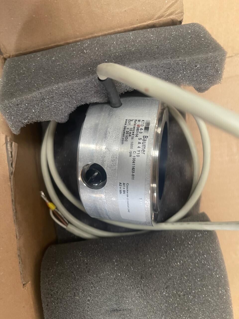 BAUMER - KTD4-3SA4Y10 - 11060104 - Tachometer/Generator/Speed Indicato ...